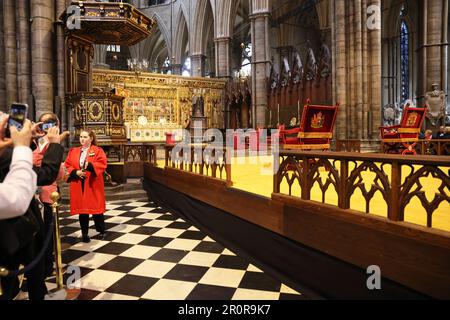Thrones still in place in Westminster Abbey after the Coronation of ...