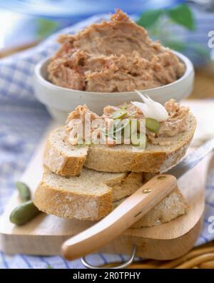 Potted duck and slices of bread Stock Photo - Alamy