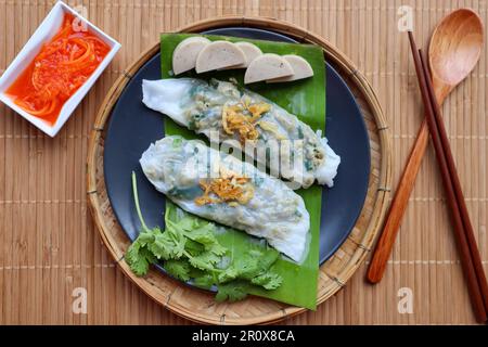 Banh Cuon - Vietnamese rice rolls filled with minced pork and ...