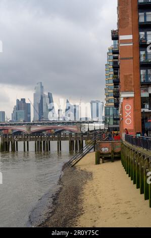 View of the Bankside beach in London, UK Stock Photo - Alamy