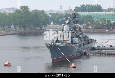 Russian navy destroyer RFS Bespokoiny (620), Project 956, Sovremenny ...