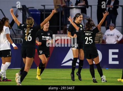Washington Spirit forward Lena Silano and OL Reign defender Sam Hiatt ...