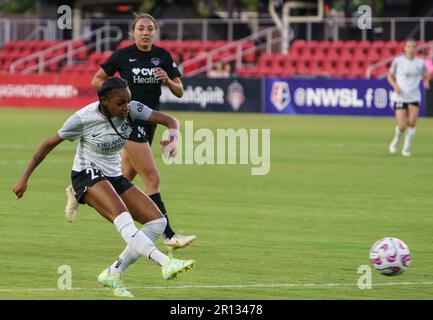 Orlando Pride forward Ally Watt warms up before an NWSL soccer match ...