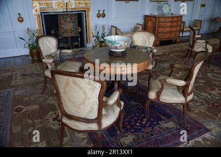 Interior of Burton Agnes Hall, a superb 17th century Elizabethan manor ...