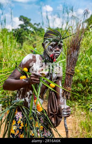 Pygmy warrior, Kisangani, Congo Stock Photo - Alamy