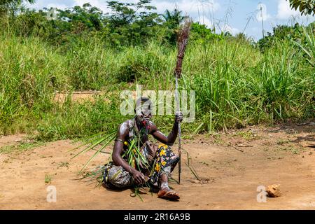 Pygmy warrior, Kisangani, Congo Stock Photo - Alamy