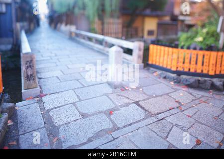 Tatsumi Bridge and cobbled streets and streets of Kyoto Gion Shirakawa ...