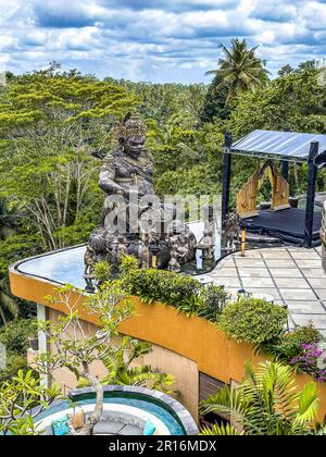 Jungle pool and bar overlooking rice terraces in Ubud, Bali, Indonesia ...