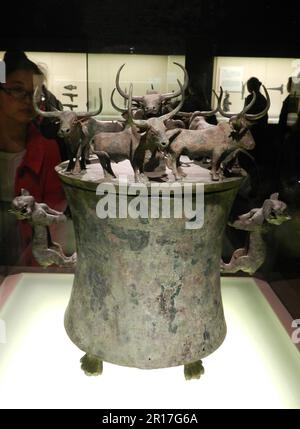 Cowrie-container with 8 Yaks, western Han (206 BC-8 AD) Shanghai Museum ...