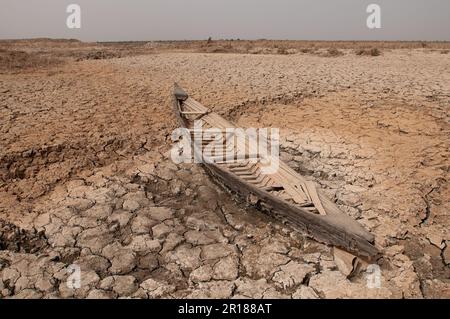 A decaying marsh Arab boat in dried up marshes, southern Iraq Stock ...