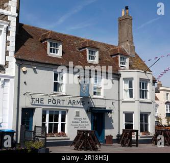 The Port Arms Beach Street Deal Kent England Stock Photo - Alamy