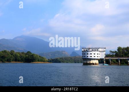 View to the reservoir in front of the peruvannamuzhi (peruvannamoozhi ...
