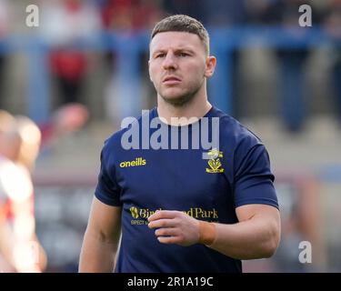 George Williams #7 of Warrington Wolves warms up before the match Stock ...