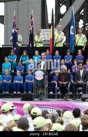 Premier of NSW, Morris Iemma, addresses the crowd at the Official ...