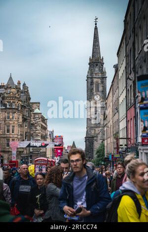 Capture Edinburgh's medieval charm in stunning photos. Explore Gothic ...