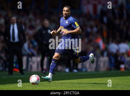 Newcastle United's Callum Wilson and Leeds United's Liam Cooper(right ...