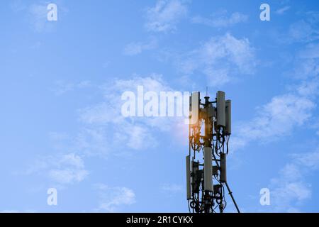 Antenna for transmitting mobile phones and smartphones with 4G and 5G ...