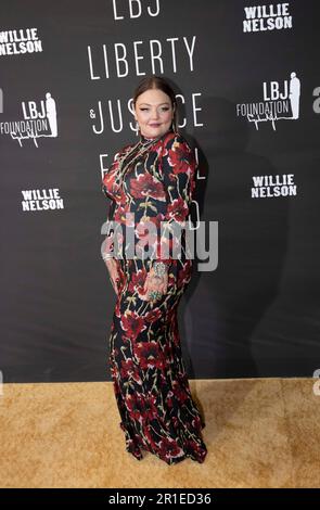 American singer songwriter ELLE KING poses on the red carpet at the ...