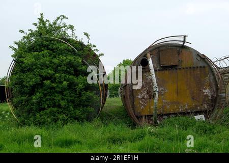 Abandoned silos at Heygates Mill, Bugbrooke, Northamptonshire Stock ...