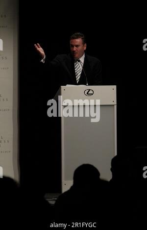 Eddie Maguire introduces Al Gore, 45th Vice President of the United ...