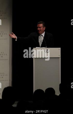 Eddie Maguire introduces Al Gore, 45th Vice President of the United ...