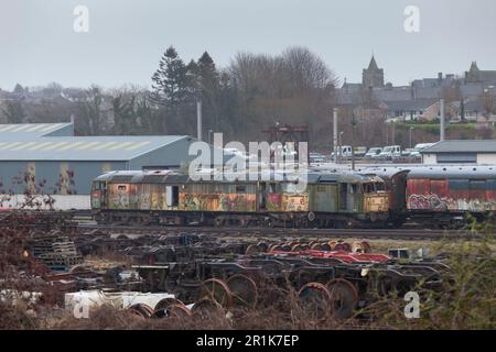 Withdrawn class 47 locomotives 47492+47776 awaiting their fate @ the ...