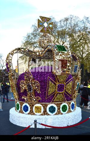 Giant Royal crown at Marble Arch Stock Photo - Alamy