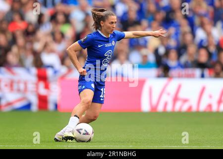 Eve Perisset #15 of Chelsea controls the ball during the Vitality Women ...