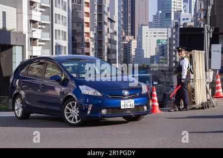 Japan, Tokyo: Traffic police officer Stock Photo - Alamy