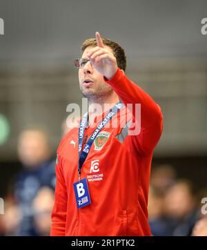 Coach Jaron SIEWERT (Fuechse Berlin), gesture, gives instructions ...