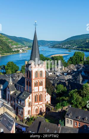 Bacharach: view to Bacharach Old Town with church St. Peter, river ...
