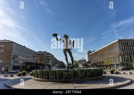 Silhouette of Poseidon statue by Carl Millies in Gotaplatsen in front ...
