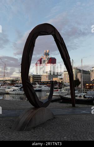 Post modern Lappstiftet - The Lipstick- building seen through Snacken ...
