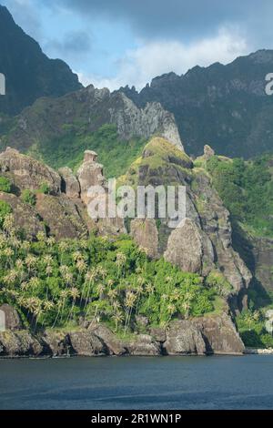 French Polynesia, Southern Marquesas, Fatu Hiva, village of Omoa ...