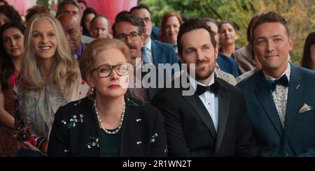 FIREFLY LANE, from left: Beau Garrett, Yael Yurman, Katherine Heigl ...