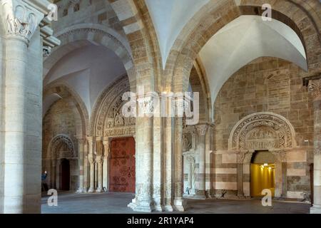 Vezelay. In the Narthex the great tympanum , masterpiece of Romanesque ...