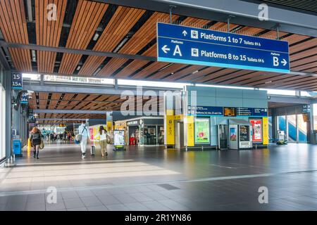 Bridge Corridor which goes across the platforms at Reading Railway ...