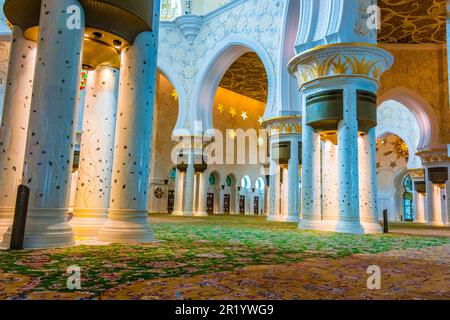 The interior view of Sheikh Zayed Grand Mosque, Abu Dhabi Stock Photo ...
