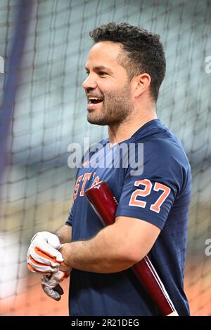 Houston Astros' Jose Altuve takes up his position in left field during ...