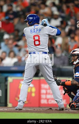 Chicago Cubs left fielder Ian Happ (8) in the sixth inning of a ...