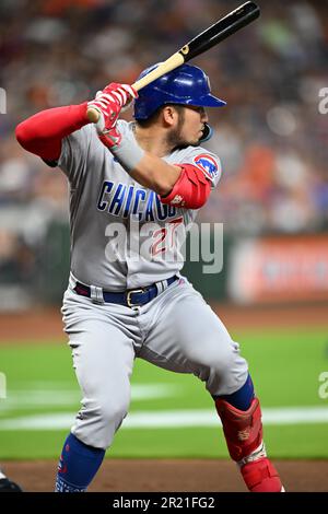 Chicago Cubs right fielder Seiya Suzuki flies out during the first ...