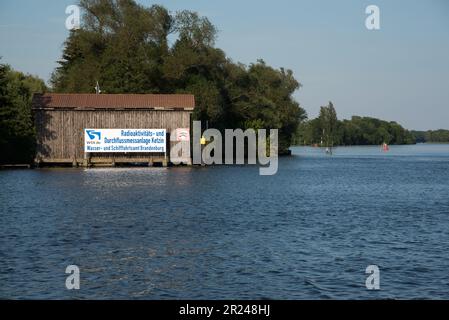 The radioactivity and flow measuring system of the Wasserstrassen- und ...