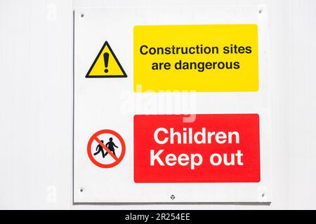 Health & Safety warning signs at entrance to construction site UK Stock ...