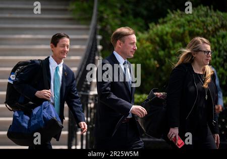 Bruce Reed, White House deputy chief of staff, left, and Bonnie LePard ...