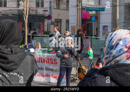 Vienna, Austria - March 2023 : Singing in the street for people , Free ...