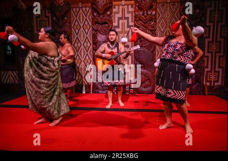 Powhiri, the traditional Māori welcome dance Stock Photo - Alamy