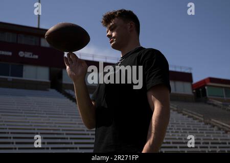 Adam Botkin, a football TikTok influencer, kicks at Washington-Grizzly ...