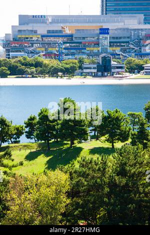 Waterfront of Tokyo, as seen from Daiba Park in Odaiba (artificial ...