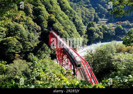 Kurobe gorge Torokko trolley train Stock Photo - Alamy