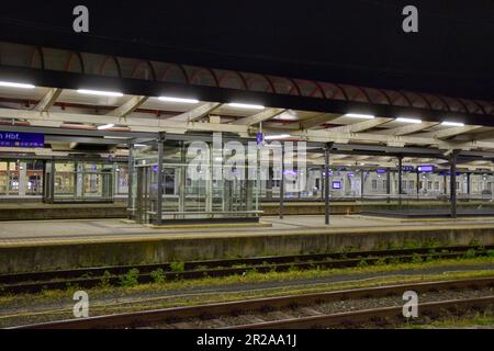 Villach, Bahnhof, Schild, Information, Stationsname, Orientierung ...